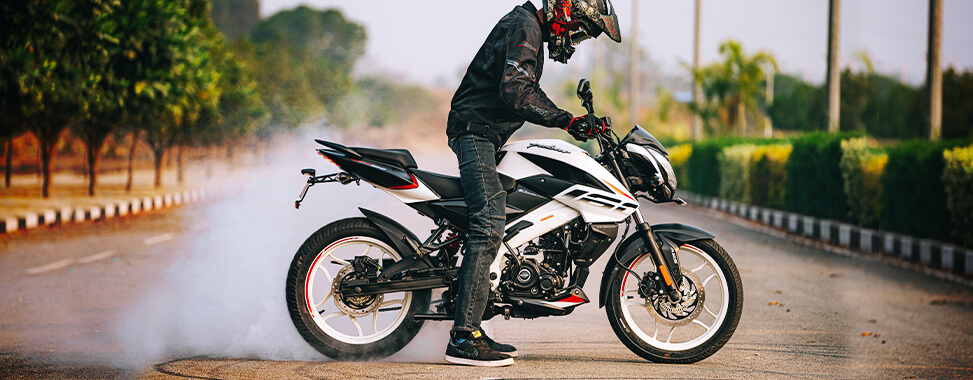 Bajaj Pulsar NS160 - Pulsar NS160 Price, Mileage, Features, Colours ...